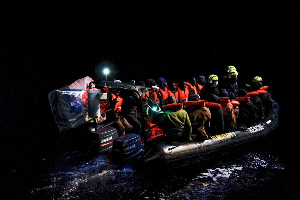 Seenotrettung: Deutsches Schiff darf mehr als 250 Menschen nach Italien ... Seenotrettung: Deutsches Schiff darf mehr als 250 Menschen nach Italien ...