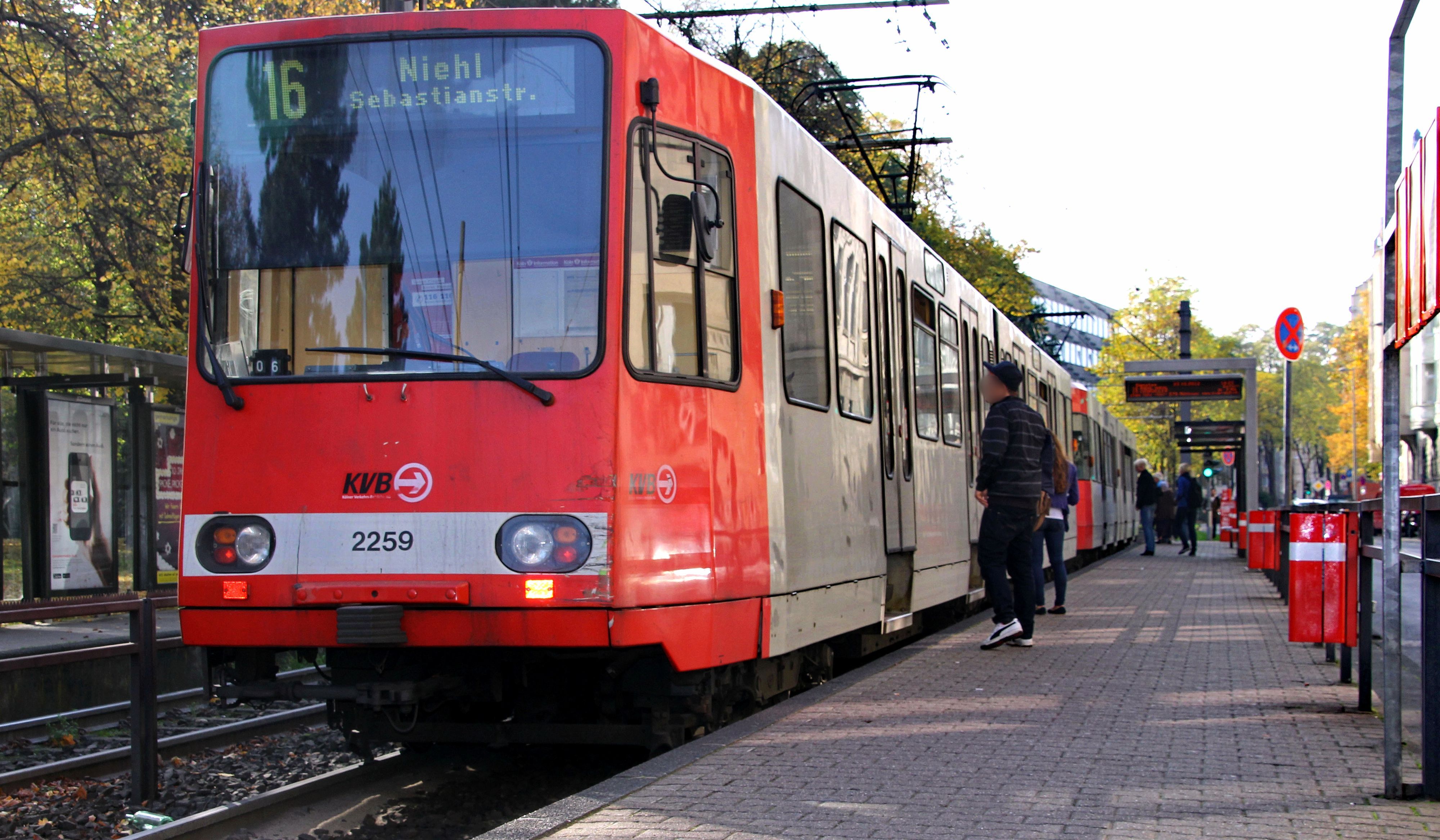 Köln: Klimatisierung aller KVB-Bahnen durch Sonnenschutzfolien | Kölner ...