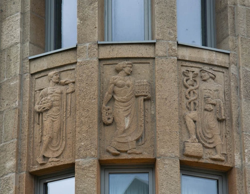 Euskirchen: Kunsthistoriker zeigt die Schönheit Euskirchener Fassaden ... Euskirchen: Kunsthistoriker zeigt die Schönheit Euskirchener Fassaden ...